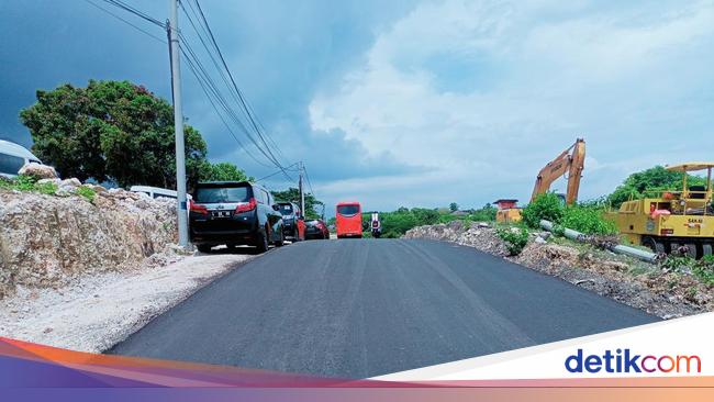 Giri Prasta Pastikan Pembangunan Jalan Lingkar Selatan Dikerjakan Bertahap