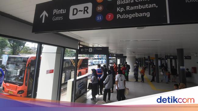 Potret Halte Kampung Melayu Kembali Beroperasi Usai Revitalisasi