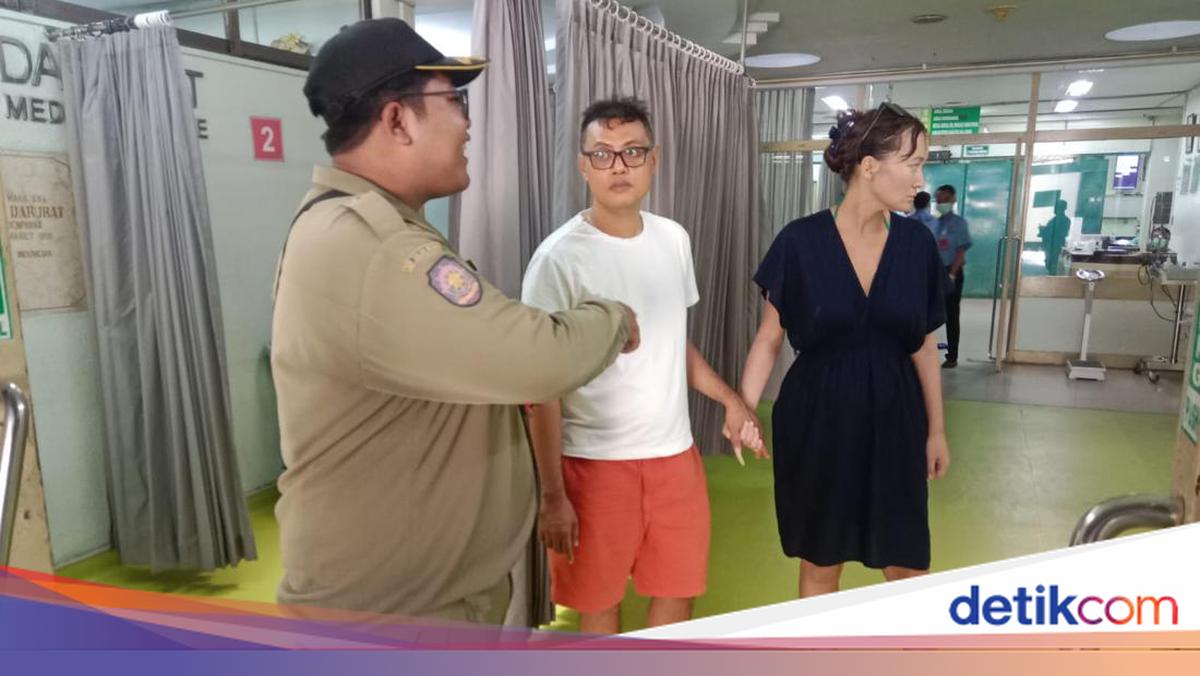Diduga Depresi, Bule Linglung Diamankan Satpol PP Bali