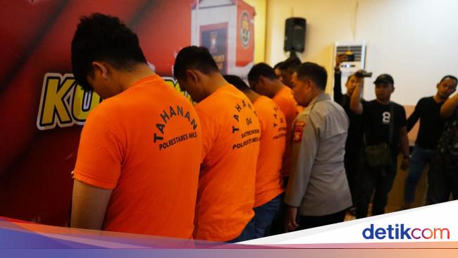 5 Karyawan Mandala Finance Keroyok Mahasiswa di Makassar Ditangkap! 5 Karyawan Mandala Finance Keroyok Mahasiswa di Makassar Ditangkap!