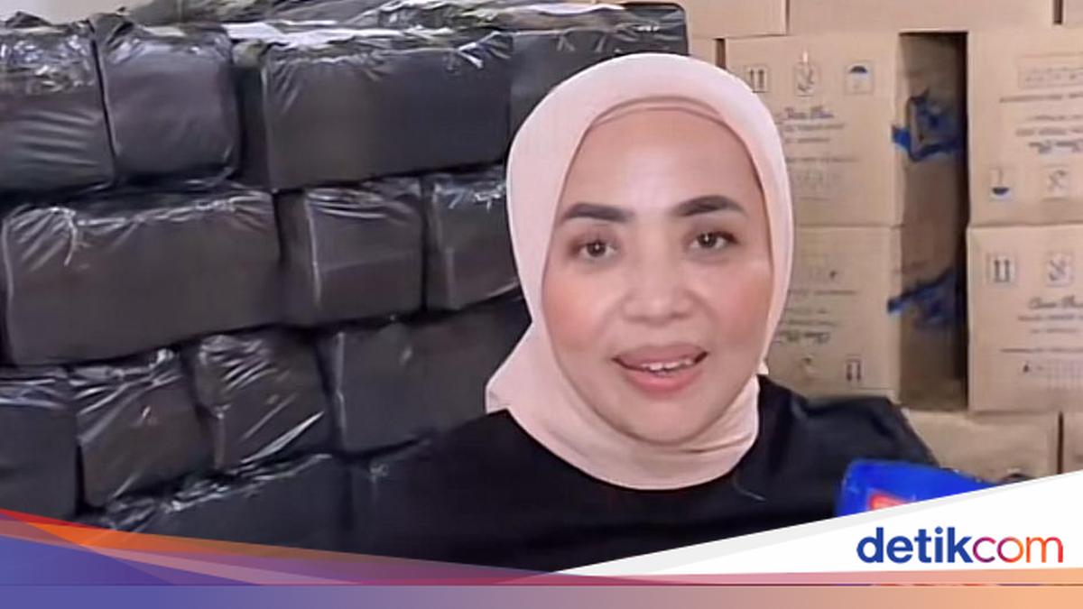 Dikenal Kaya Raya, 7 Potret Muzdalifah Kini Jualan Sabun Sachet hingga Tisu