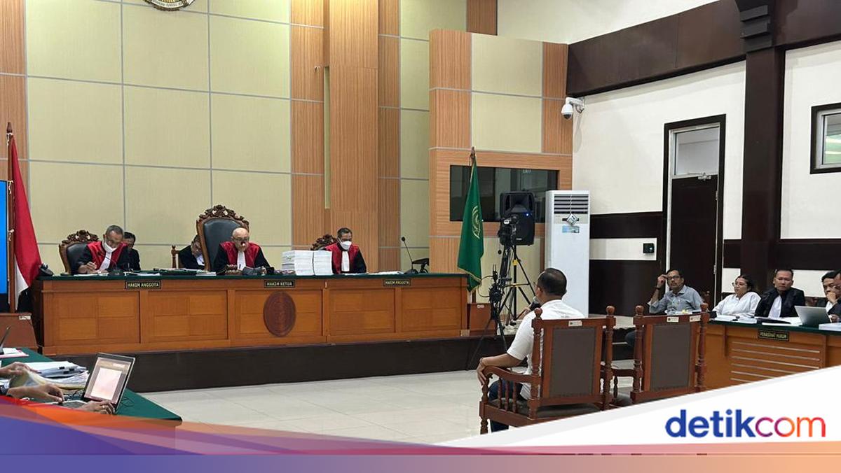 Hakim ke Pengacara Haris Azhar: Camkan Baik-baik! Kami Tak Larang Bukti ...