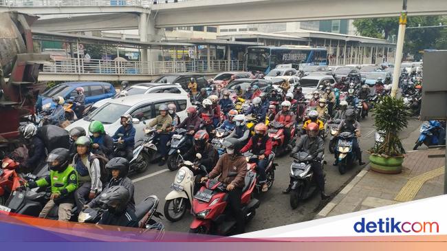 Cerita Warga Jakbar Pindah Tempat Kerja Gegara Capek Kena Macet Tiap Pagi