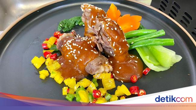 Praktis! Tips Bikin Beef Teriyaki Gulung Isi Sayuran ala Chef Muto