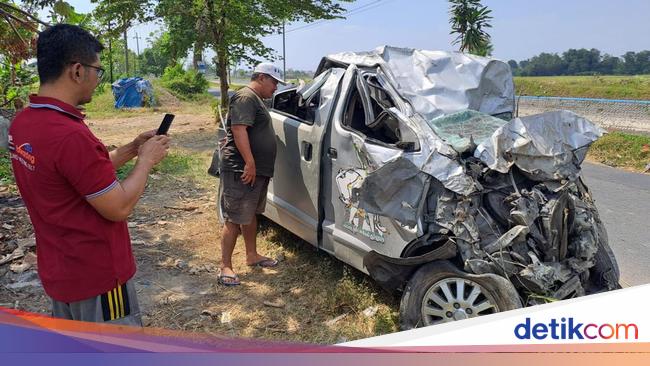 PT KAI Buka Suara Kecelakaan Maut Tewaskan 6 Penumpang Luxio di Jombang PT KAI Buka Suara Kecelakaan Maut Tewaskan 6 Penumpang Luxio di Jombang