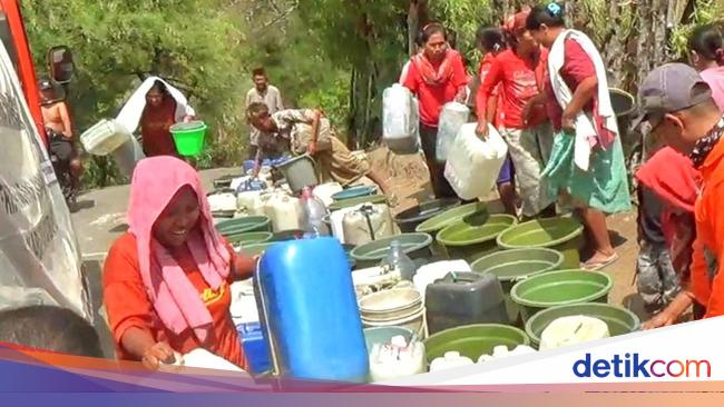 22 Desa di 10 Kecamatan Kekeringan, BPBD Bondowoso Suplai Air Bersih