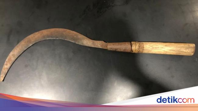 Duel Maut 2 Remaja Gabut, Saling Bacok Celurit Sambil Live Instagram Duel Maut 2 Remaja Gabut, Saling Bacok Celurit Sambil Live Instagram