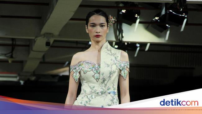 10 Gaun Pesta Karya Terbaru Albert Yanuar, Koleksi yang Penuh Filosofi