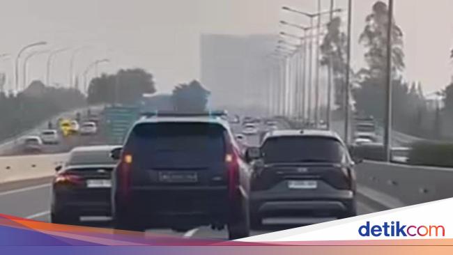 Pajero Berpelat Polri Ugal-ugalan di Tol Kini Diburu Polisi Pajero Berpelat Polri Ugal-ugalan di Tol Kini Diburu Polisi