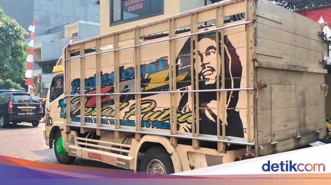 Polisi Tangkap Truk Angkut 18 Motor Hasil Curian di Tol Tangerang