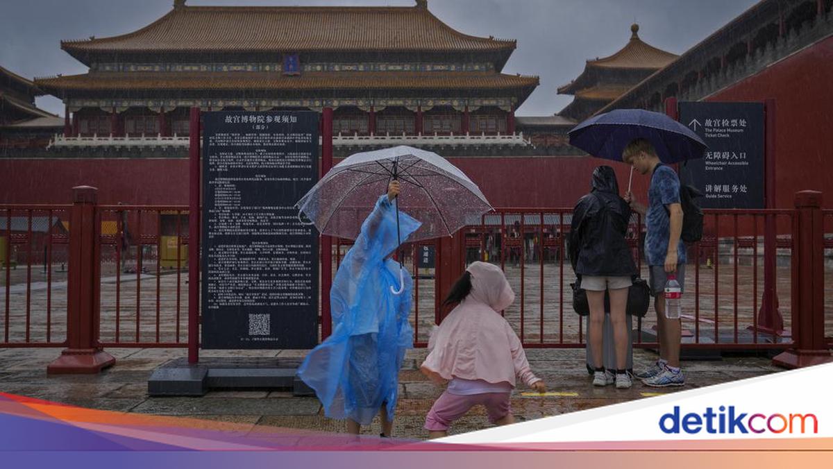 Wisata di Beijing Tutup Gegara Topan Doksuri