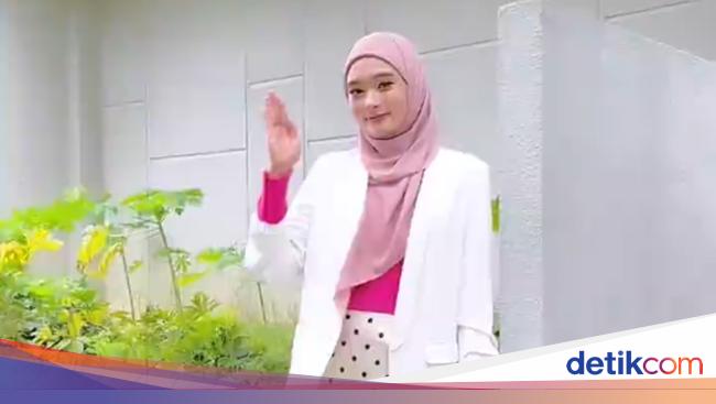 Respons Inara Rusli Soal Kabar Virgoun Gandeng Cewek Baru Respons Inara Rusli Soal Kabar Virgoun Gandeng Cewek Baru