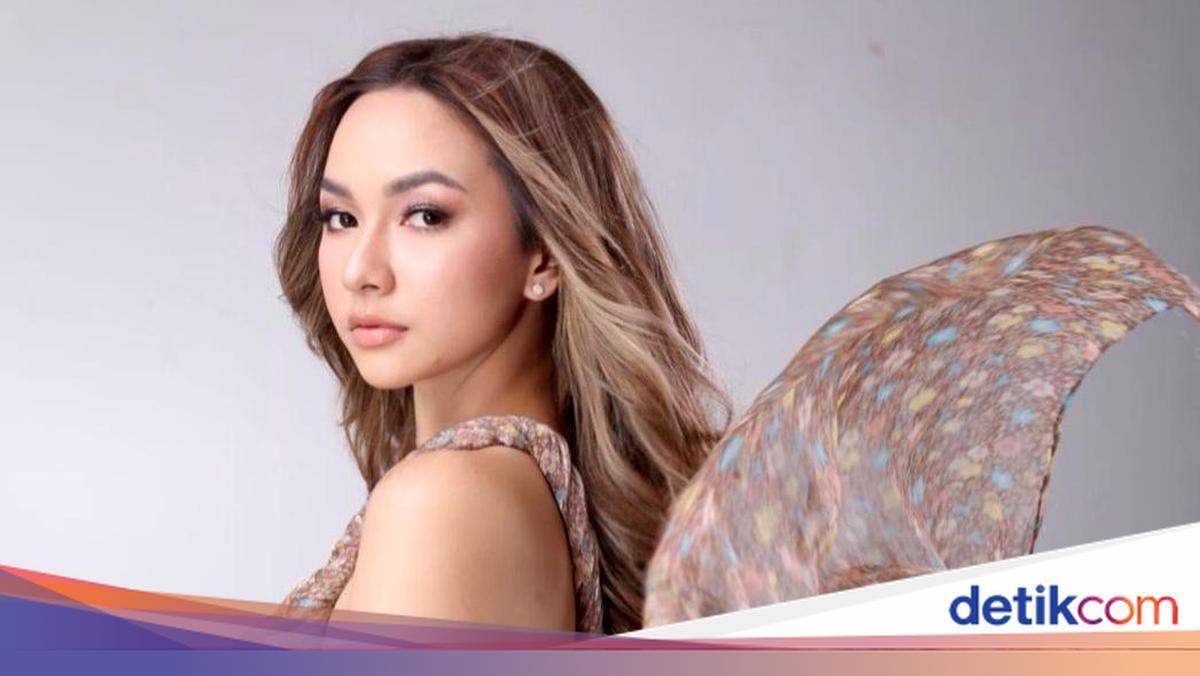 Karier Monica Muller Sebelum Ditangkap Bareng Chandrika Chika Karena ...