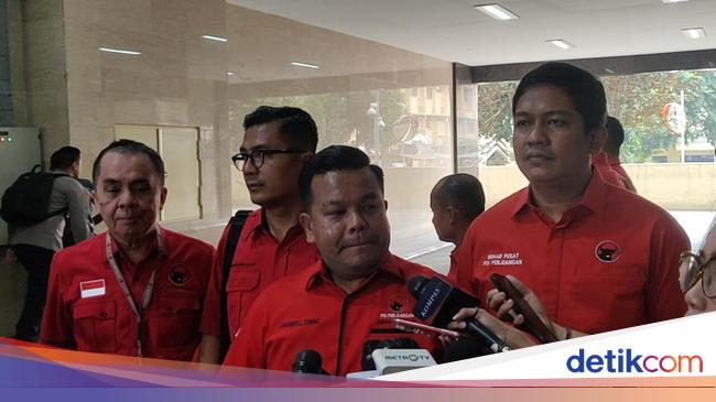 PDIP Kini Sepakat dengan Rocky Gerung soal 'Bajingan Tolol' PDIP Kini Sepakat dengan Rocky Gerung soal 'Bajingan Tolol'