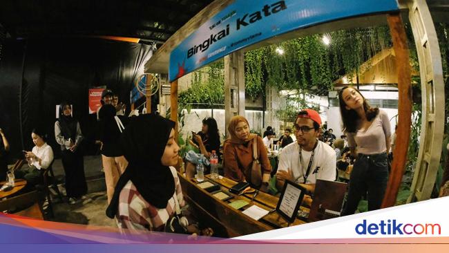 Kisah Komika di Pontianak Buka Jasa Dengar Curhat, Tarif Mulai Rp 50 Ribu Kisah Komika di Pontianak Buka Jasa Dengar Curhat, Tarif Mulai Rp 50 Ribu