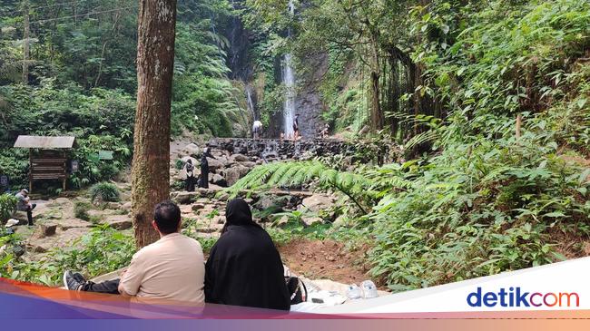 Potret Curug Cilember, Favoritnya Turis Arab