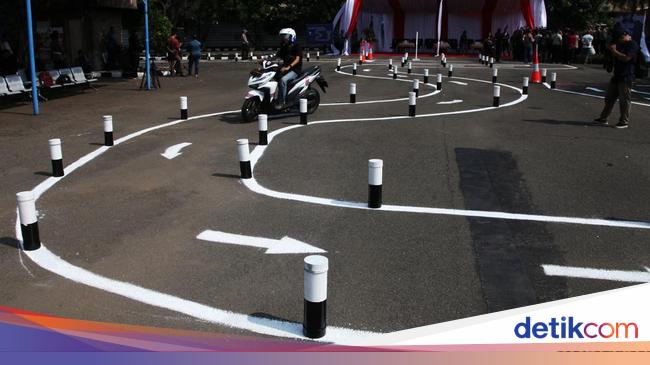 Alasan Polri Ubah Uji Materi Praktik SIM Manuver Angka 8 Jadi Huruf S Alasan Polri Ubah Uji Materi Praktik SIM Manuver Angka 8 Jadi Huruf S