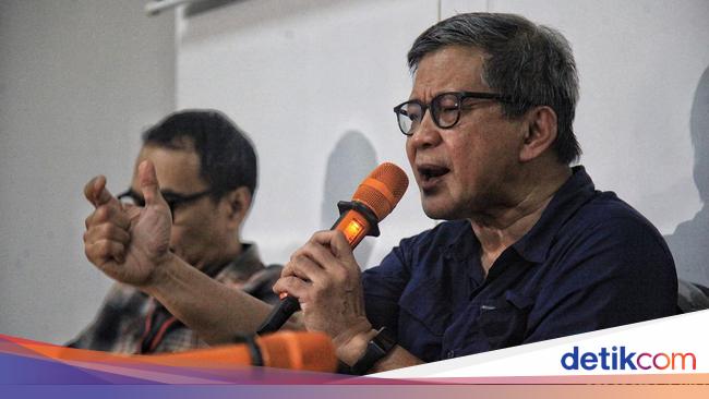 Kompaknya Pakar UNS-UGM Anggap Rocky Gerung Cocoklogi soal 'Bajingan'
