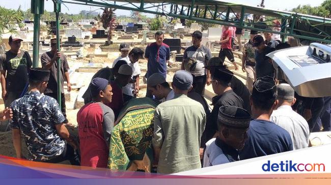 Peristirahatan Terakhir Redho Korban Mutilasi