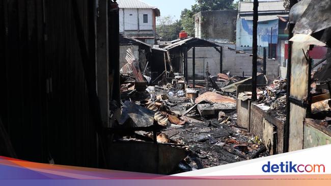 Kebakaran Pasar Sadang Serang, 179 Los Hangus Terbakar