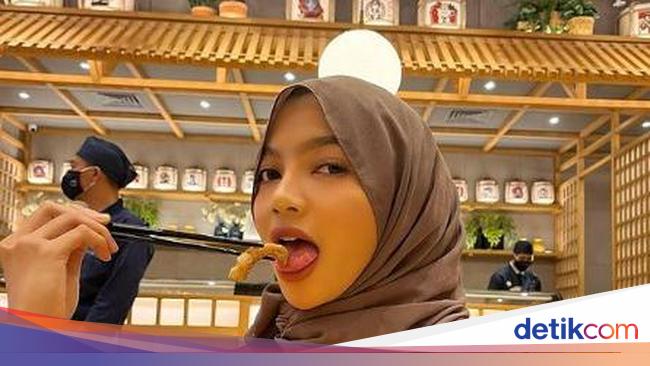 Selebgram Oklin Fia Dipolisikan Buntut Konten Jilat Es Krim