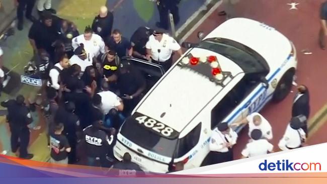 Streamer Kai Cenat Ditahan Usai Giveaway PS5 Berujung Rusuh