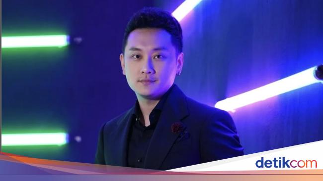 Rio Motret Bantah Terlibat Foto Tanpa Busana Finalis Miss Universe ...