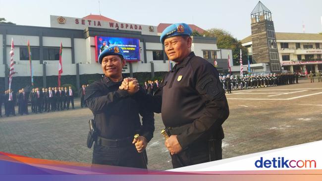 Panglima TNI Terima Brevet Kehormatan Setia Waspada dari Paspampres