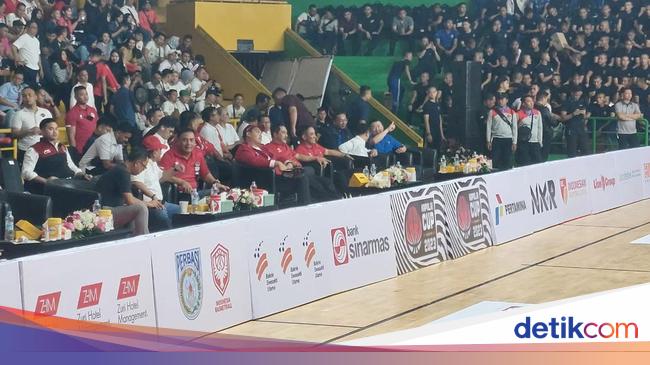 Wakapolri dan Menpora Hadiri Penutupan Kapolri Cup 2023 di GOR Soemantri
