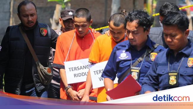 Potret Pelaku Waliyin dan Ridduan Jalani Rekonstruksi Mutilasi Redho Potret Pelaku Waliyin dan Ridduan Jalani Rekonstruksi Mutilasi Redho