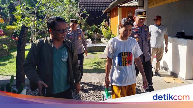 Turis Korea Dipulangkan Tanpa Proses Deportasi Seusai Rusak Pura Goa Raja