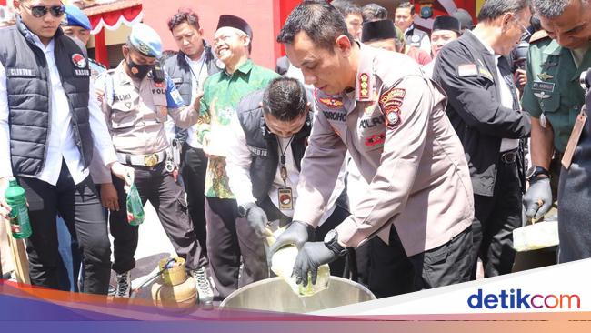 Polresta Barelang Musnahkan Sabu Asal Malaysia Senilai Rp 29,5 Miliar