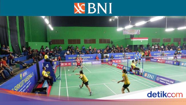 Foto: Sengit Sekali! Skor 21-19, 21-19 di Ganda Taruna Putri