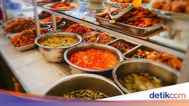 Pria Ini Heran Makan di Warteg Menu Sama Tapi Harganya Beda-beda