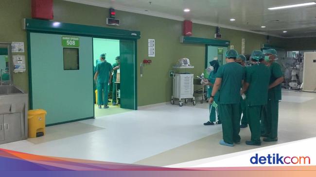 Bayi Kembar Siam Aliyah-Alisa Jalani Operasi Pemisahan di RSSA Malang