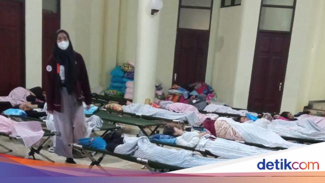 Heboh Puluhan Maba UB Tumbang gegara Latihan Paper Mob Praospek