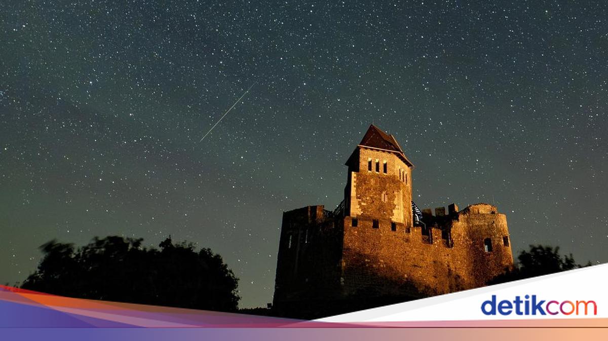 Meteor Adalah: Pengertian, Jenis, dan Proses Terjadinya Hujan Meteor