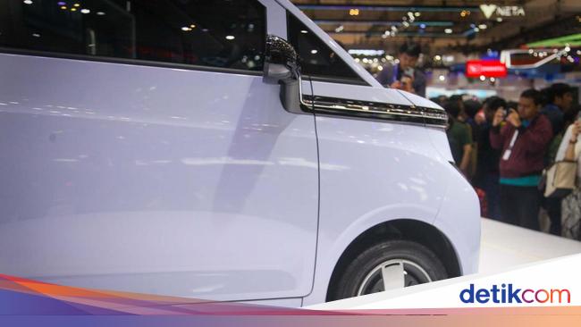 Ramai Mobil Wuling Ditabrak Bodinya Kuat, yang Nabrak Malah Penyok