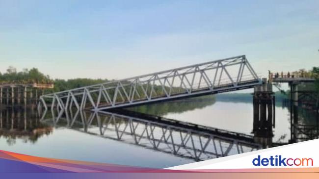 Jembatan di Meranti Roboh, Penyangga Keropos Akibat Air Laut