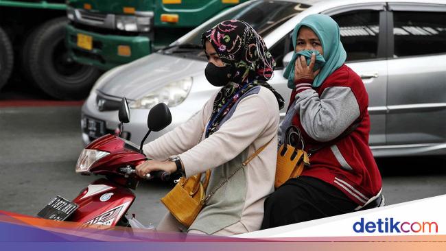 Potret Warga Jakarta Lawan Polusi Udara yang Bikin 'Engap' Potret Warga Jakarta Lawan Polusi Udara yang Bikin 'Engap'