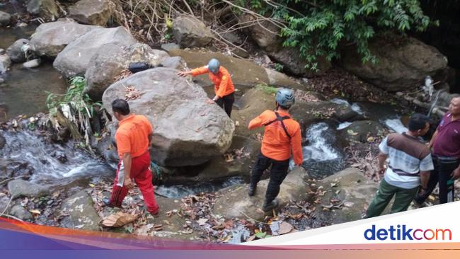 Kakek Hilang Diduga Jatuh ke Jurang Belum Ditemukan, Pencarian Dilanjutkan Kakek Hilang Diduga Jatuh ke Jurang Belum Ditemukan, Pencarian Dilanjutkan