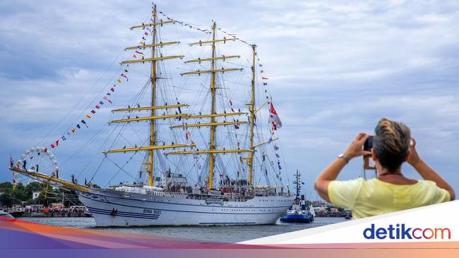 Bima Suci Kapal Layar Latih Taruna Indonesia Pukau Warga Jerman