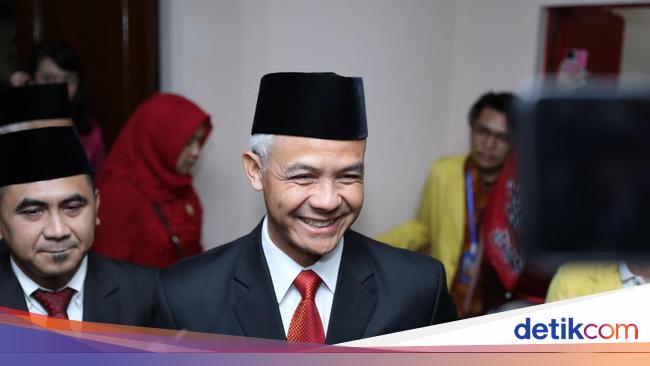 Respons Santai Demokrat soal Ganjar Pranowo Muncul di Tayangan Azan TV Respons Santai Demokrat soal Ganjar Pranowo Muncul di Tayangan Azan TV