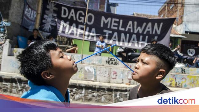 'Dago Melawan Mafia Tanah' Terpampang di Tengah Lomba HUT RI Warga Dago ...