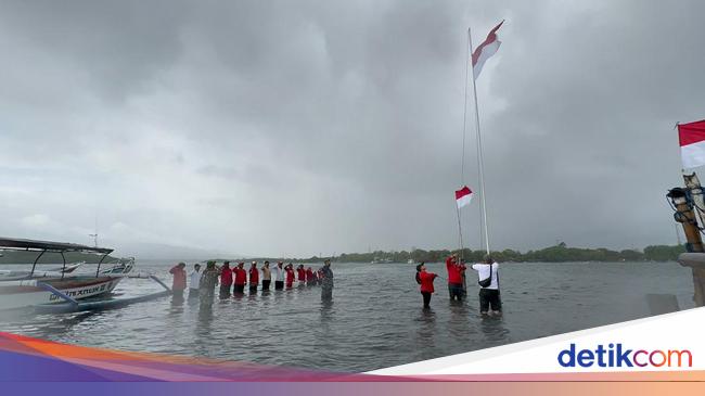 Unik, Warga Kibarkan Bendera Merah Putih di Sungai Unda dan Teluk Gilimanuk