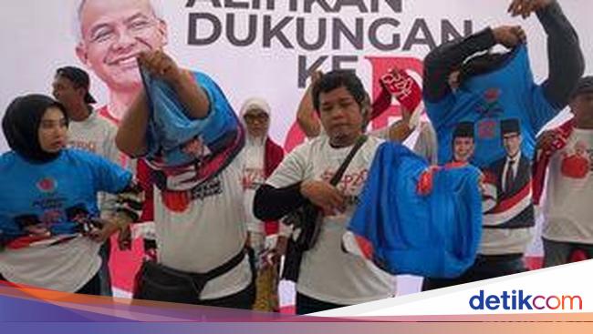 Diwarnai Aksi Ganti Baju, Relawan Prabowo di Padang Alihkan Dukungan ke Ganjar