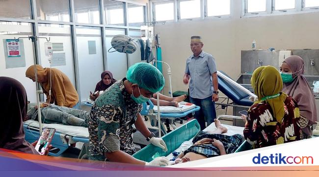 Korban Pikap Terguling di Bone Jadi 23 Orang: 2 Tewas, 21 Lainya Luka