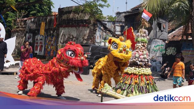 Meriahnya Sedekah Bumi ala Warga Keturunan Tionghoa di Tambak Bayan ...