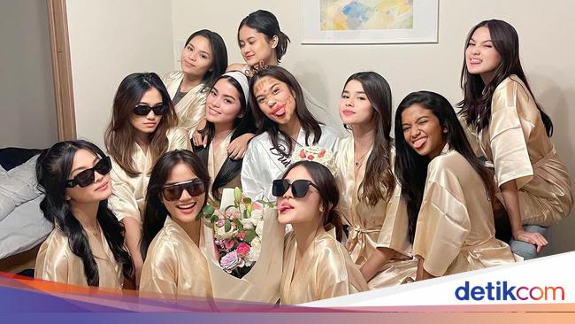 Momen Seru Azizah Putri Andre Rosiade Bareng Bestie Bridal Shower-Nikah Momen Seru Azizah Putri Andre Rosiade Bareng Bestie Bridal Shower-Nikah