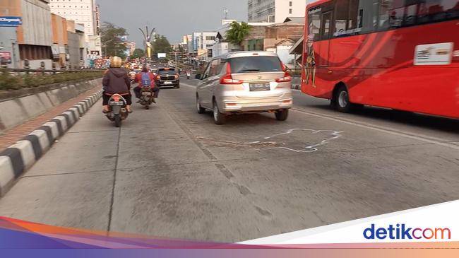 5 Hal Diketahui soal Tabrak Lari di Flyover Purwosari yang Tewaskan Remaja 5 Hal Diketahui soal Tabrak Lari di Flyover Purwosari yang Tewaskan Remaja